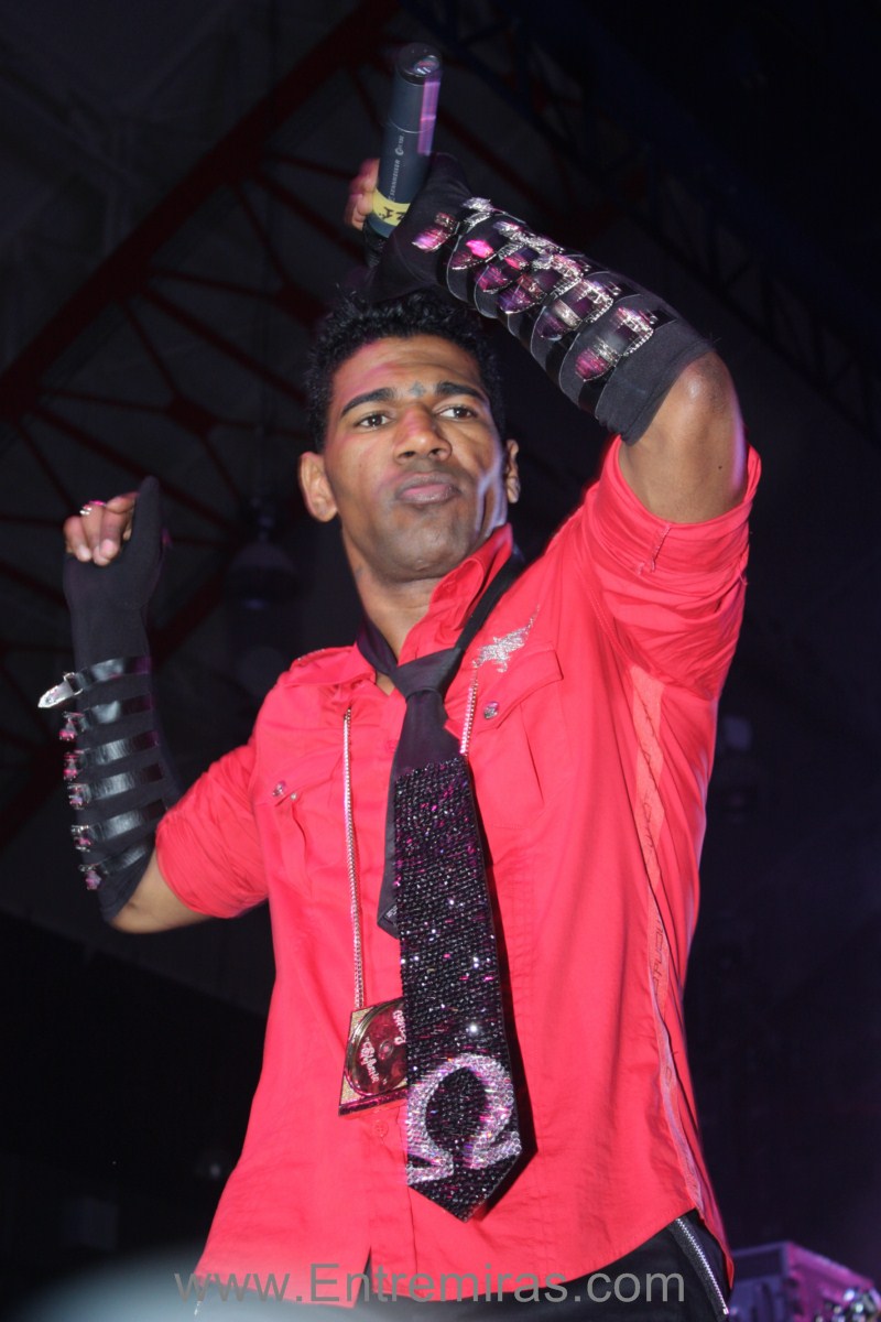 Omega( EL FUERTE) Revienta el Armory Arena de New york